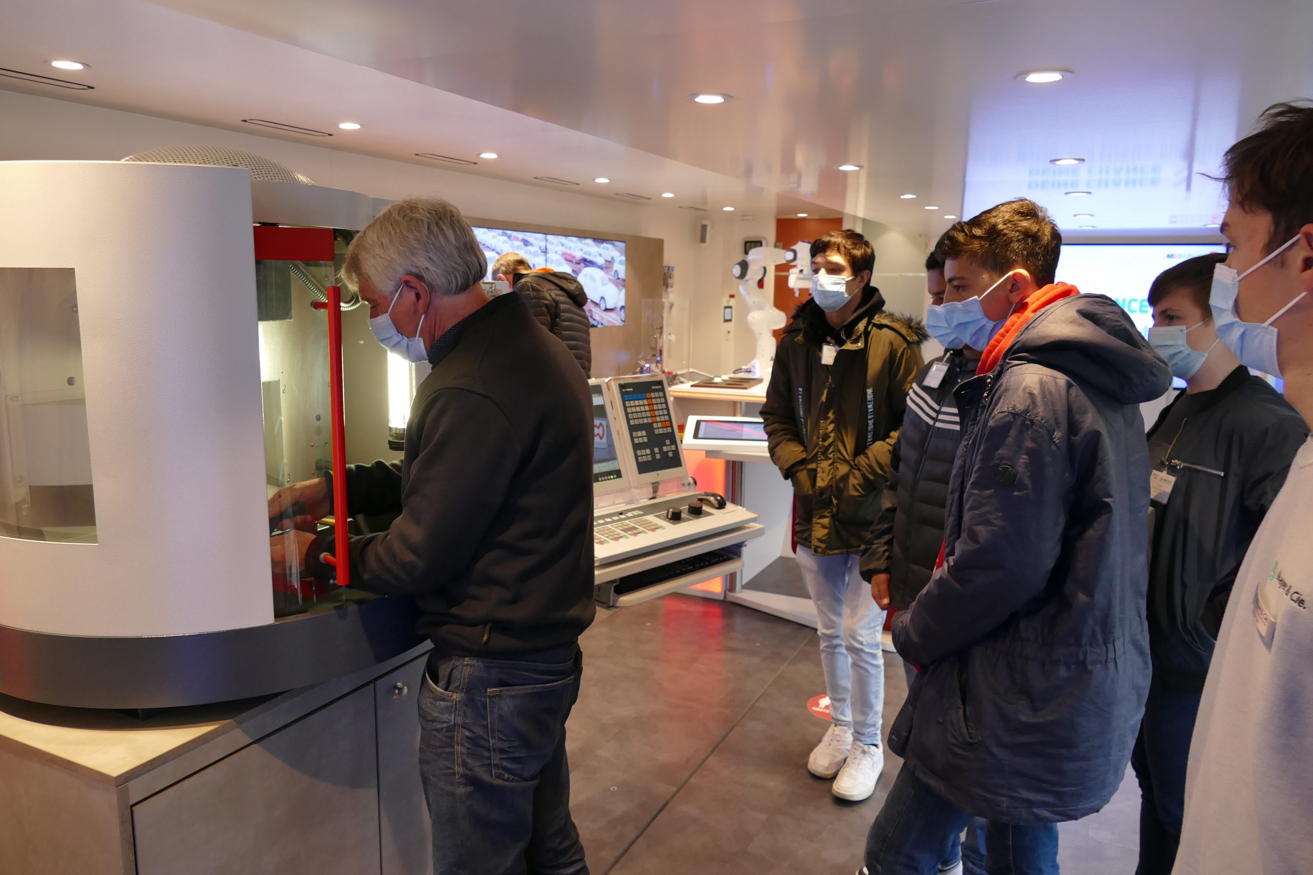 P1080265 – Mayer&Cie., Rundstrickmaschinen und Flechtmaschinen aus Albstadt