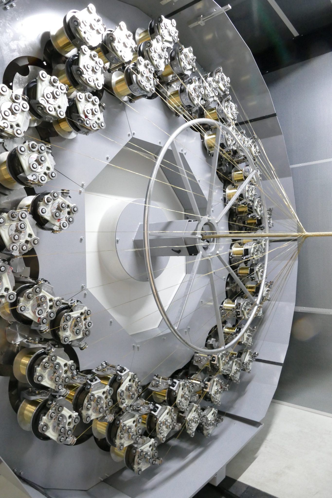 Braiding machine manufacturer presents new development: Mayer & Cie ...